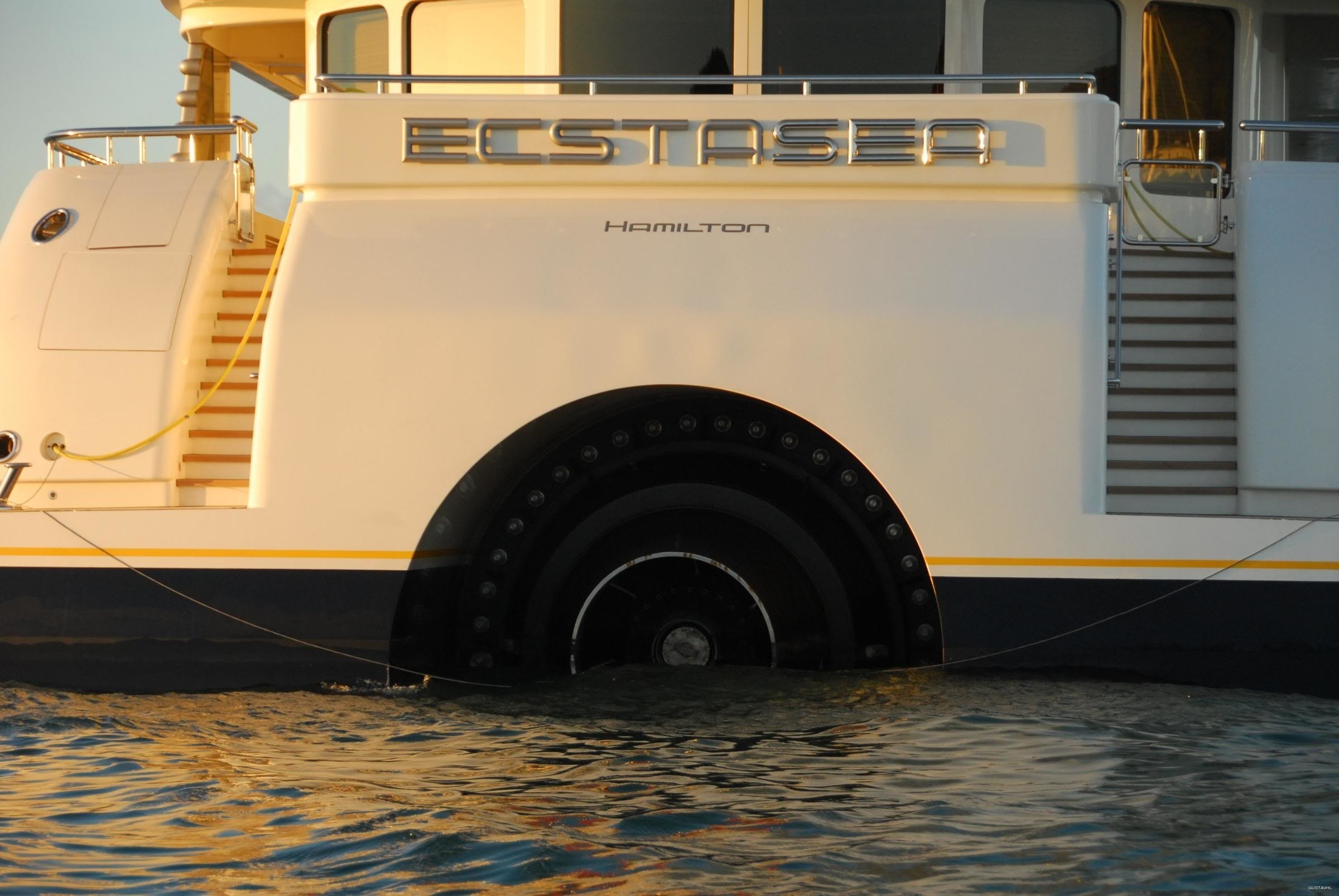 Yacht ECSTASEA, Feadship | CHARTERWORLD Luxury Superyacht Charters